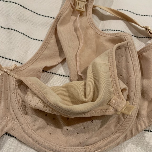 Medela | Intimates & Sleepwear | Nwot Medela Maternity Nursing Bra Size ...